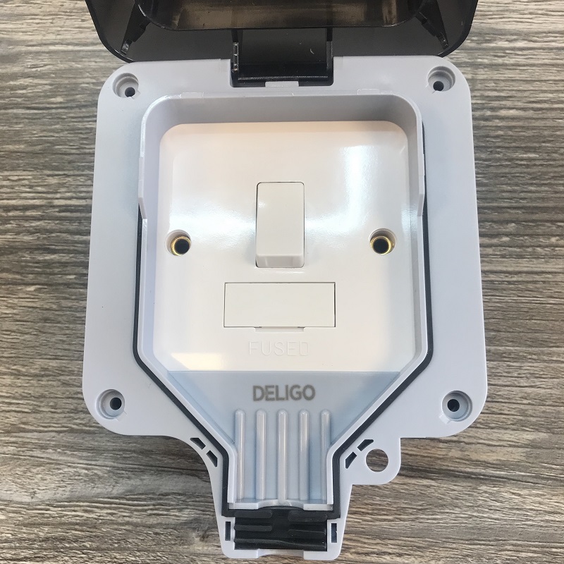 Deligo 1 Gang 13A Switched Fused Spur IP66 Switched Weatherproof Socket ... Deligo 1 Gang 13A Switched Fused Spur IP66 Switched Weatherproof Socket ...